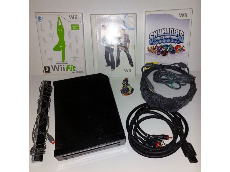 Wii konzola 3 igre senzor bar i AV kabli