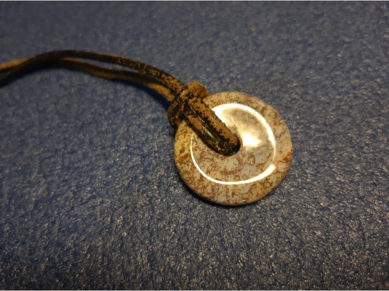 VINTAŽ PRIRODNI MRAMORNI AHAT PI DISK OGRLICA