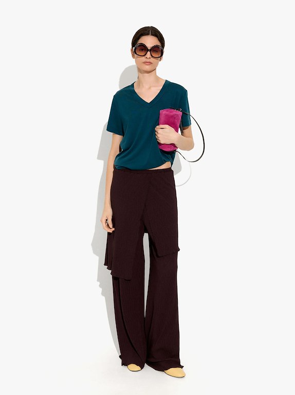 T-SHIRT WITH V-NECK