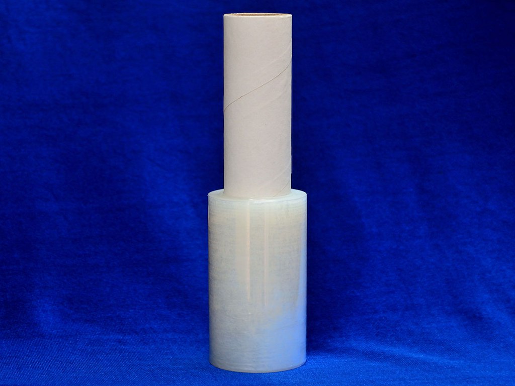 STREČ FOLIJA 0,023MIC 380g SA RUČKOM