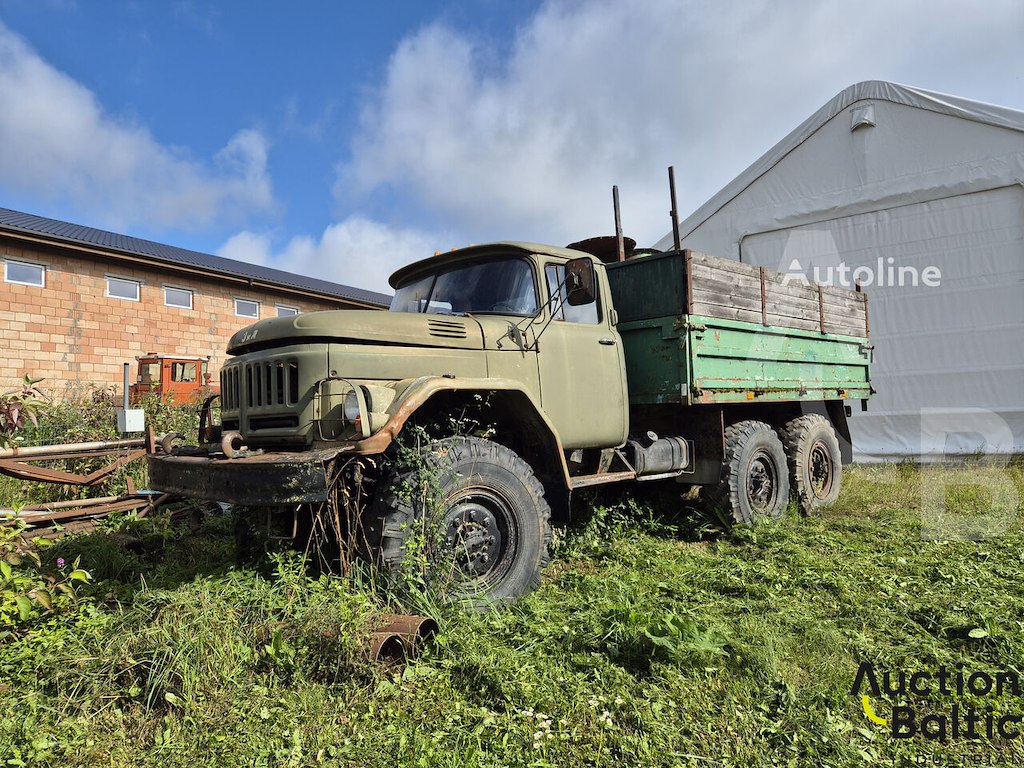 Prodaje se ZIL ZIL 131 kamion s ravnom platformom na aukciji