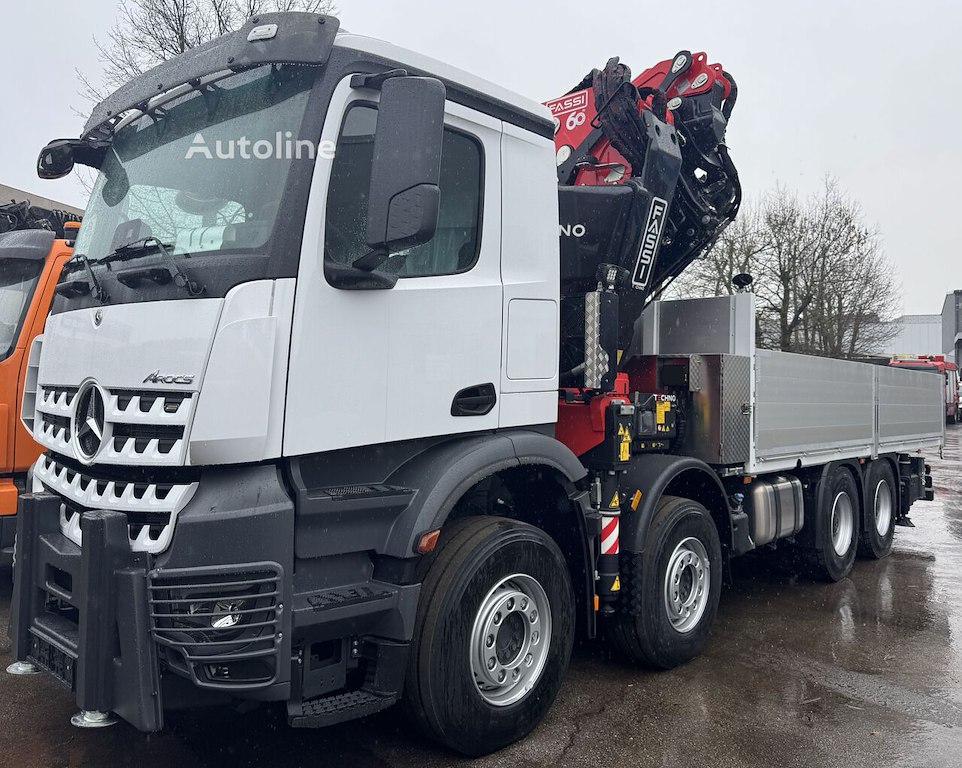 Novi Mercedes-Benz Arocs 3251 kamion s ravnom platformom