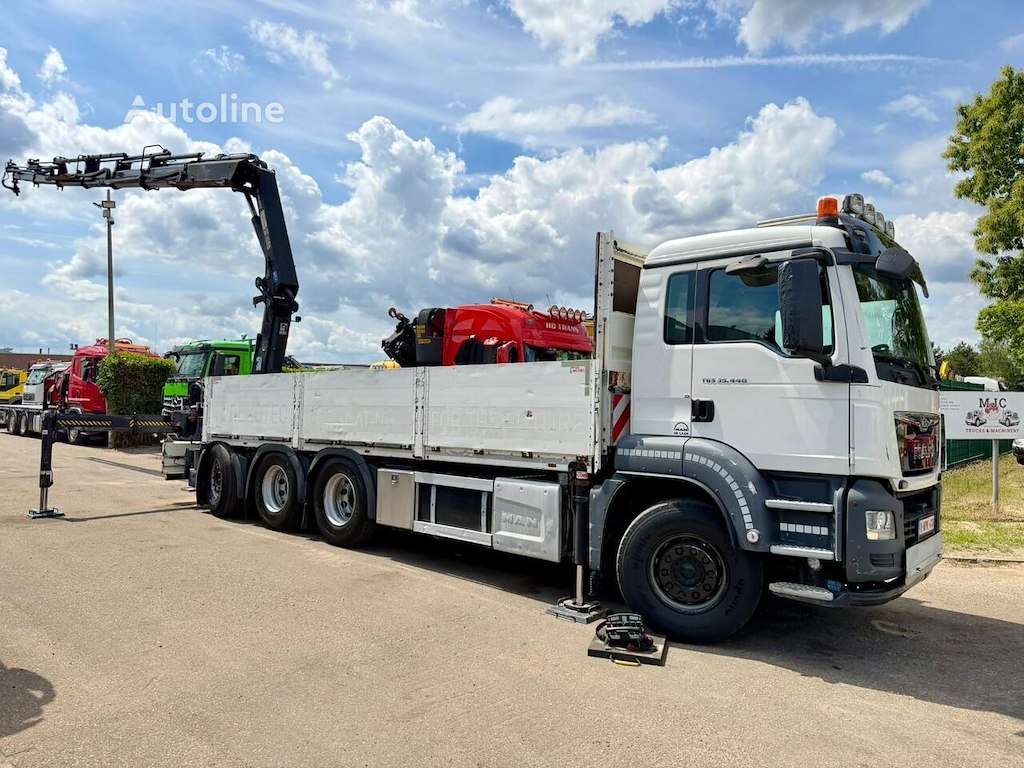 MAN TGS 35.440 8x4 TRIDEM PRITSCHE + KRAN HIAB 288 E-6 HIPRO + RADIO kamion s ravnom platformom