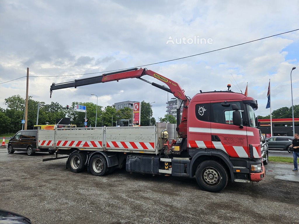 Scania R114 kamion s ravnom platformom