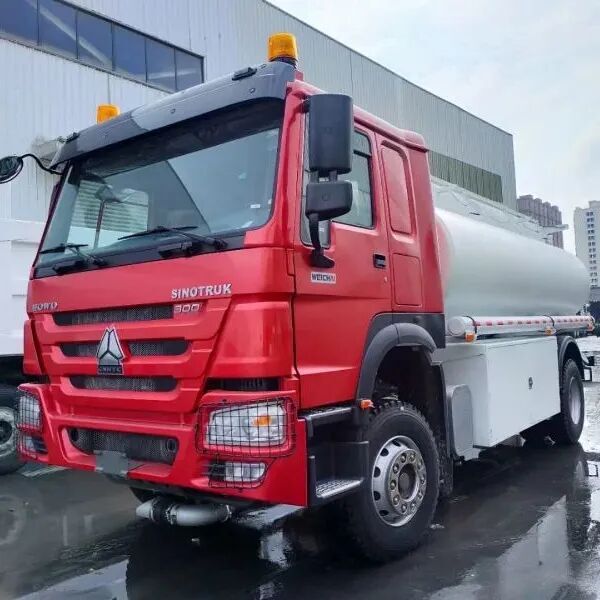 Nova Sinotruk Howo HOWO 300HP 4×2 Fuel Tank Truck autocisterna za gorivo