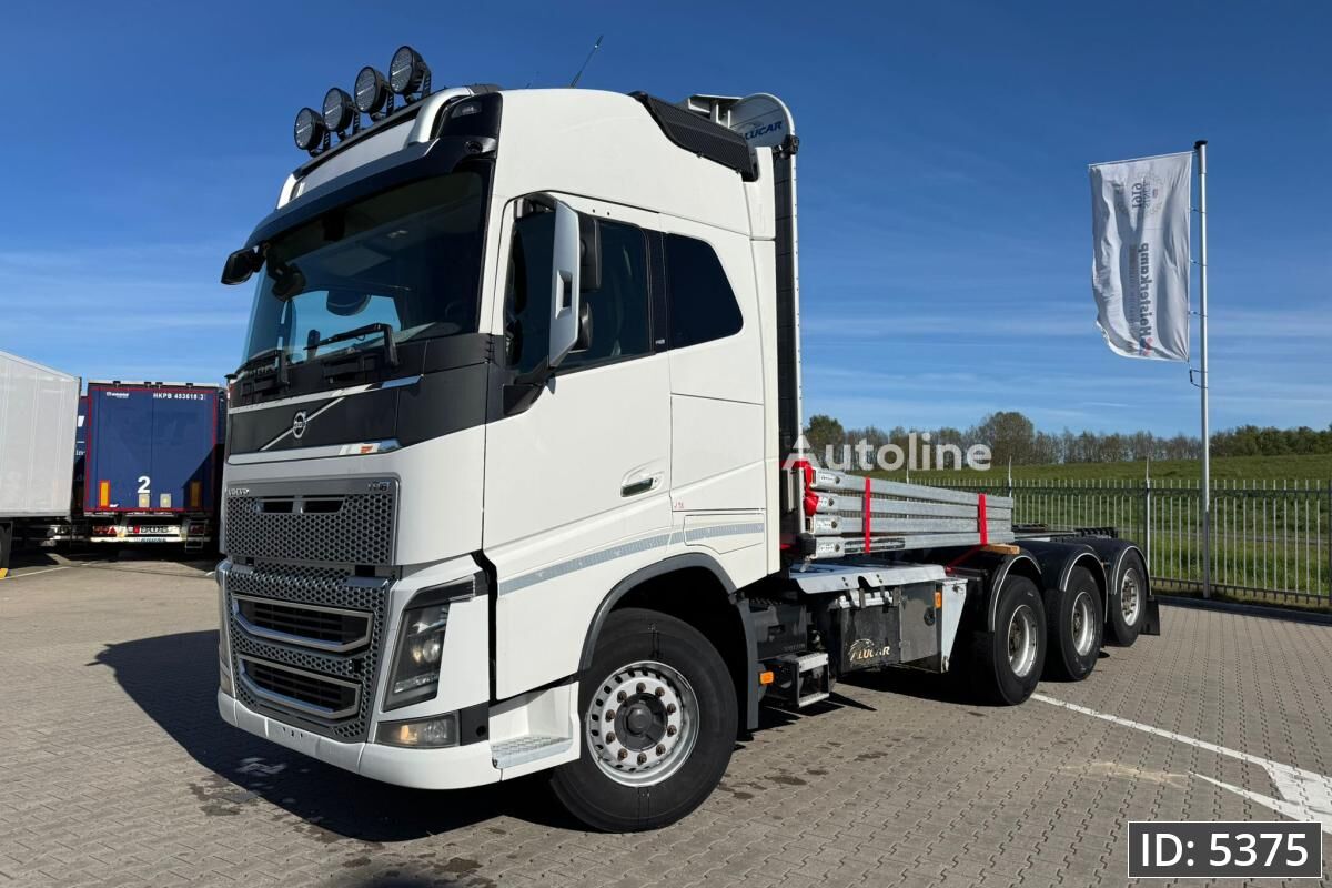 Volvo FH16 750 Globetrotter XL, Euro 6, 8x4 / Hydraulics / Timber truc kamion za prevoz drva