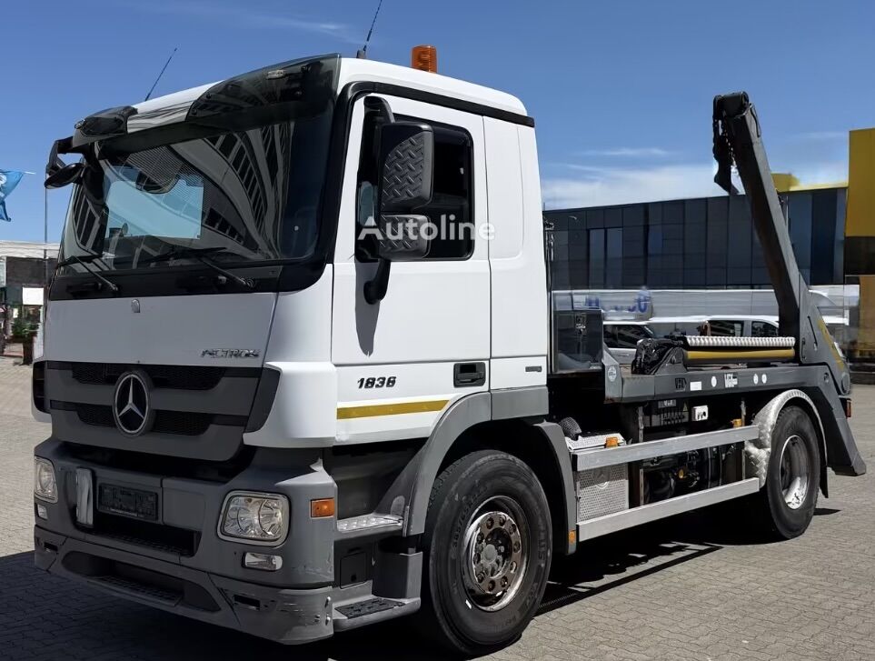 Mercedes-Benz Arocs 1836 kamion autopodizač kontejnera