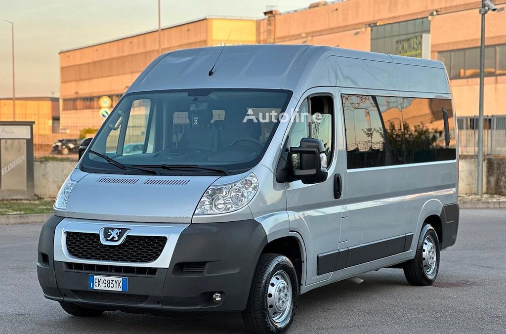 Peugeot Boxer kombi minibus