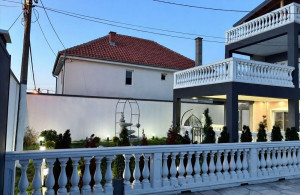 Palilula-Borca 220m2+75m2 na 6.5ari placa