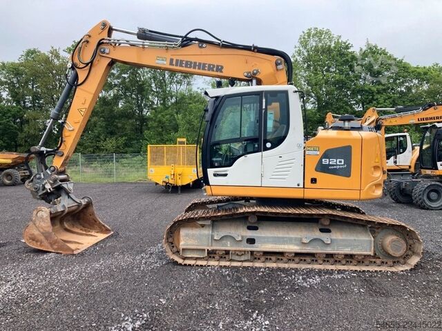 Lančani bager
LIEBHERR R920