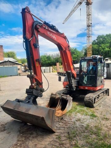 Mini bager
KUBOTA KX080