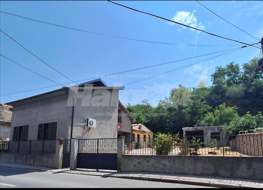 Kuća sa dvorištem, garažom, izdavanje, Višnjica
