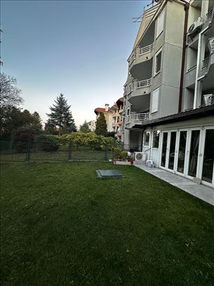 Senjak, i za poslovnu namenu, parking!