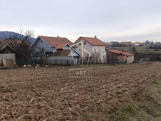 Pinosava , atraktivan plac ID#15858