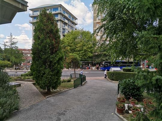 Banovo brdo, Požeška, 180m2, parking, višenamenski