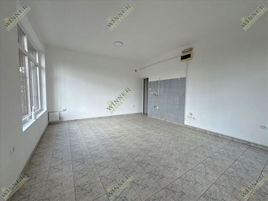 Izdavanje lokal Zemun Altina 24m2 renoviran uselji