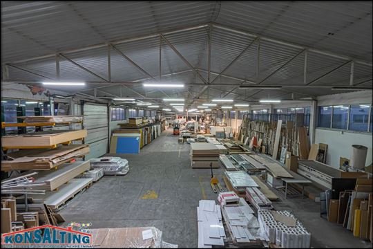 2 hale u industrijskoj zoni Nova Pazova, š 084