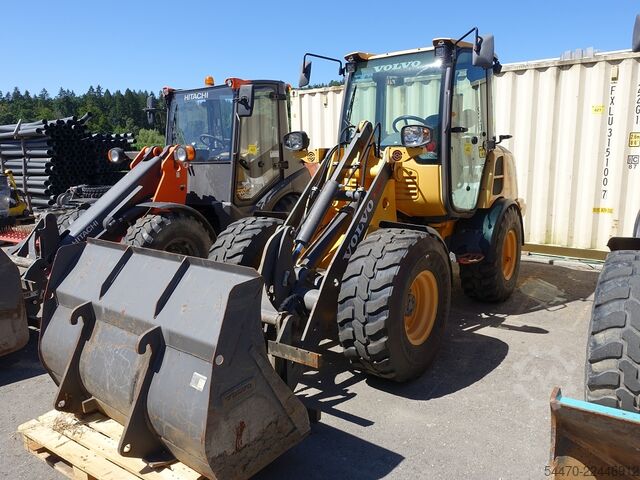 Utovarivač
VOLVO L25F