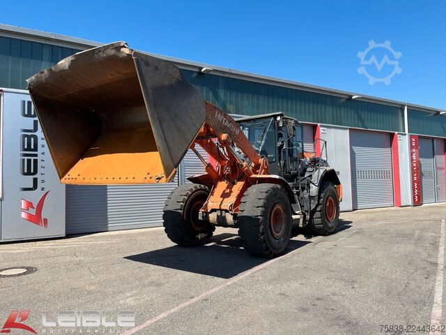 Utovarivač na točkovima
HITACHI ZW220-6*Klima*hydr. Schnellwechsler*11.000h*