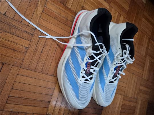 Velike nove vrhunske patike Adidas boston 13