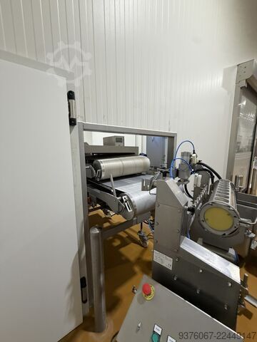 Mašina za preradu mesa
SM - Tech kebab divider + cutting system HE8