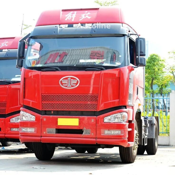 Novi FAW J6P 4x2 350HP Tractor Truck tegljač
