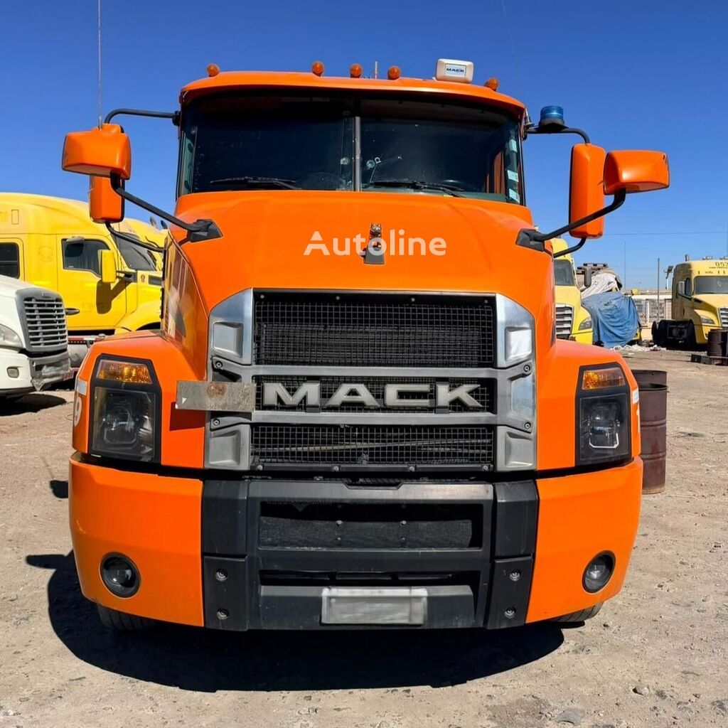 Mack AN64TX tegljač
