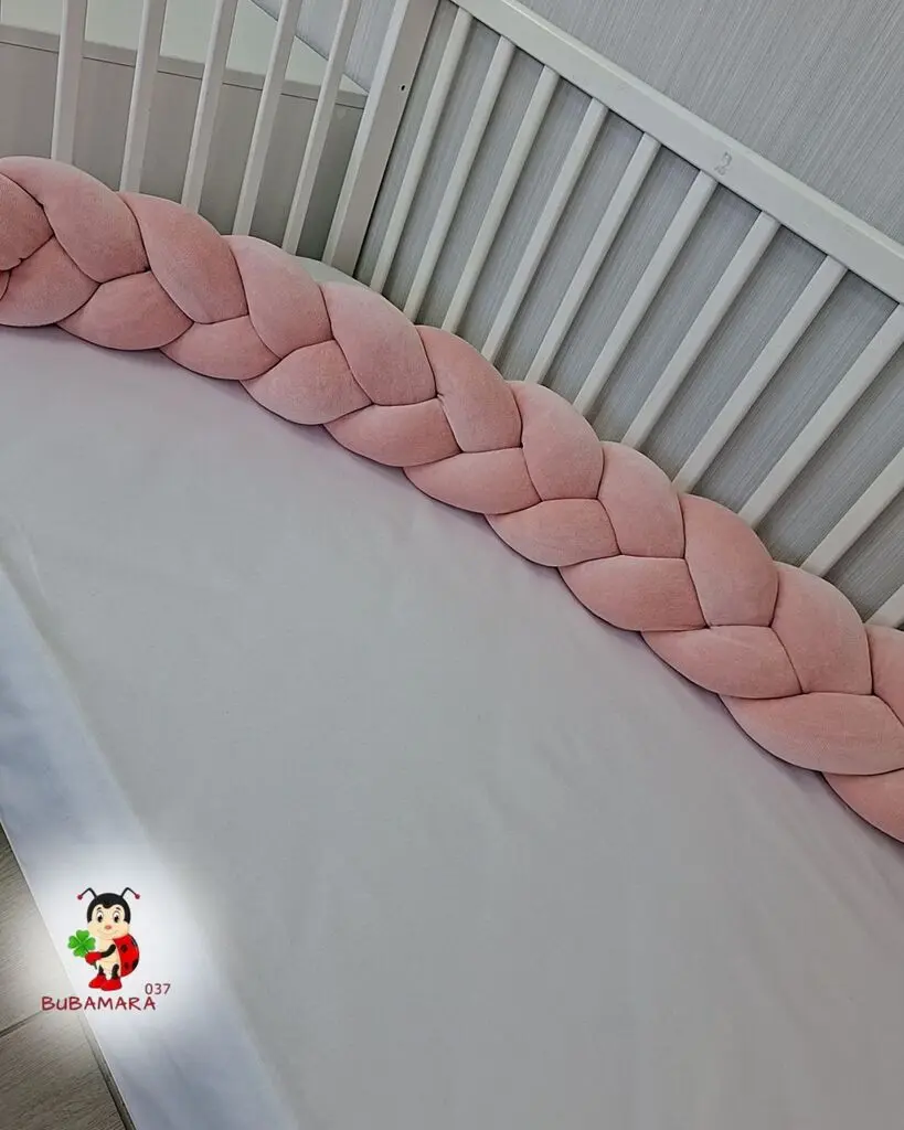 Bubamara037 Pletenica za krevetac, Trostruka, 180cm, Roze