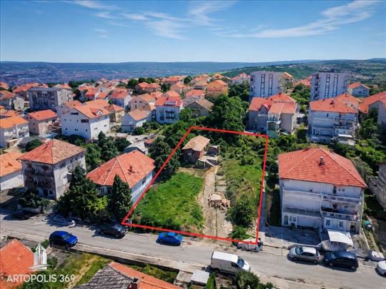 Plac za izgradnju kuće, struja, voda, kanalizacija
