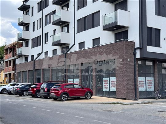 Poslovni prostor u centru Bečeja | 120–374 m²