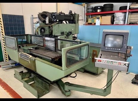 Univerzalna glodalica TOS FGSQ 32 CNC B