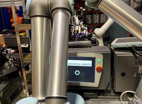 Робот Кобот Universal Robots UR10 CB3