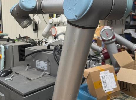 Робот Кобот Universal Robots UR10 CB2 потпун