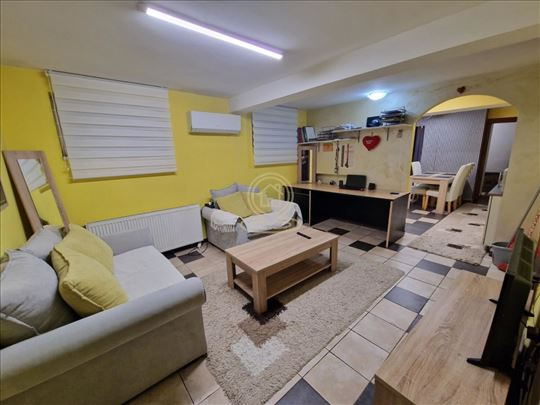 Poslovni prostor / stan 69 m² Adamićevo naselje |