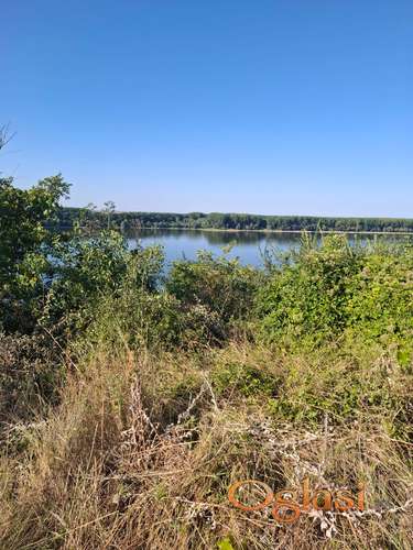 KRČEDIN (JANDA) PLAC ZA VIKENDICU SA IZLAZOM NA DUNAV