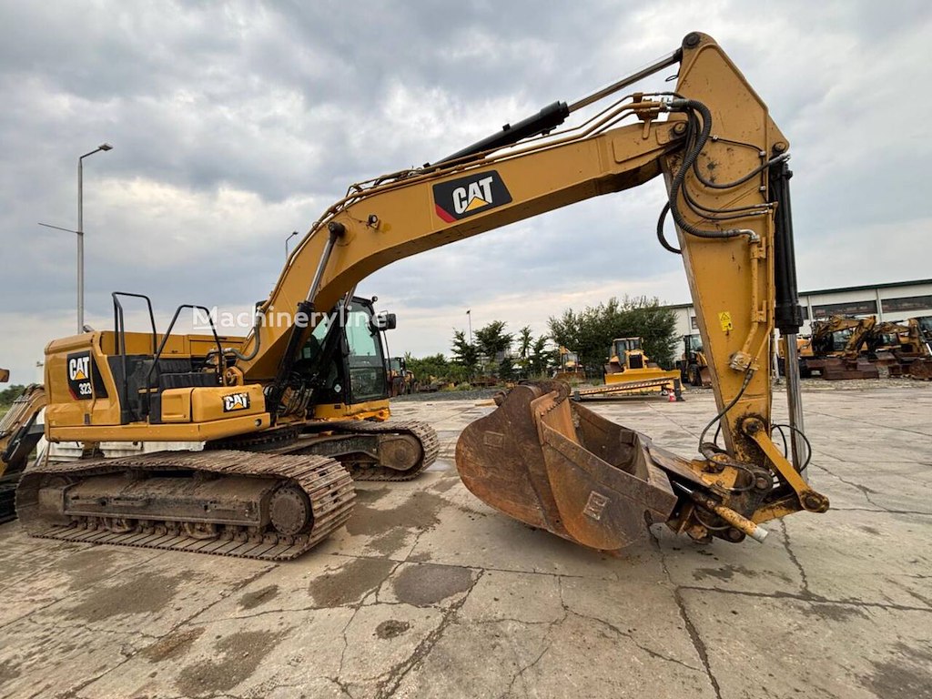 Caterpillar 323-07 bager guseničar