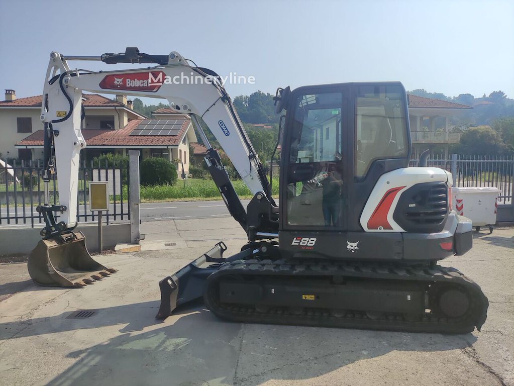 Bobcat E88 bager guseničar
