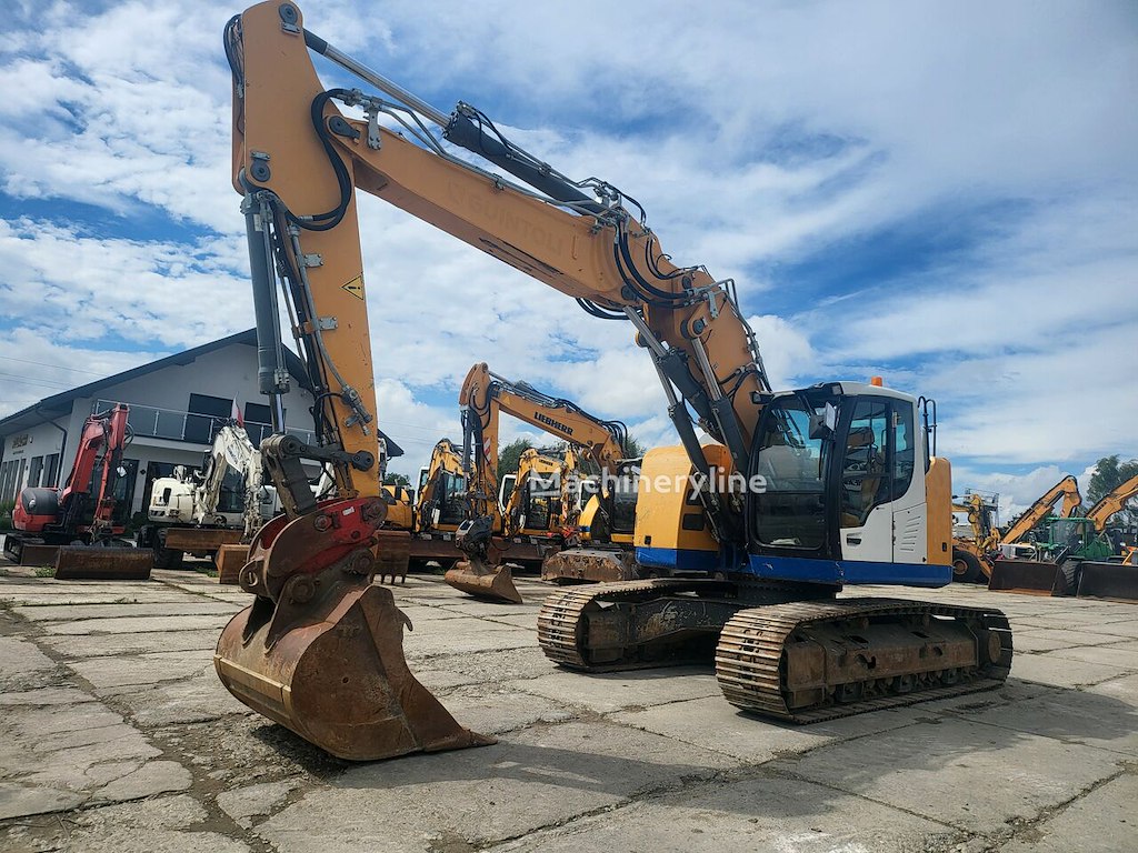 Liebherr R926 compact bager guseničar