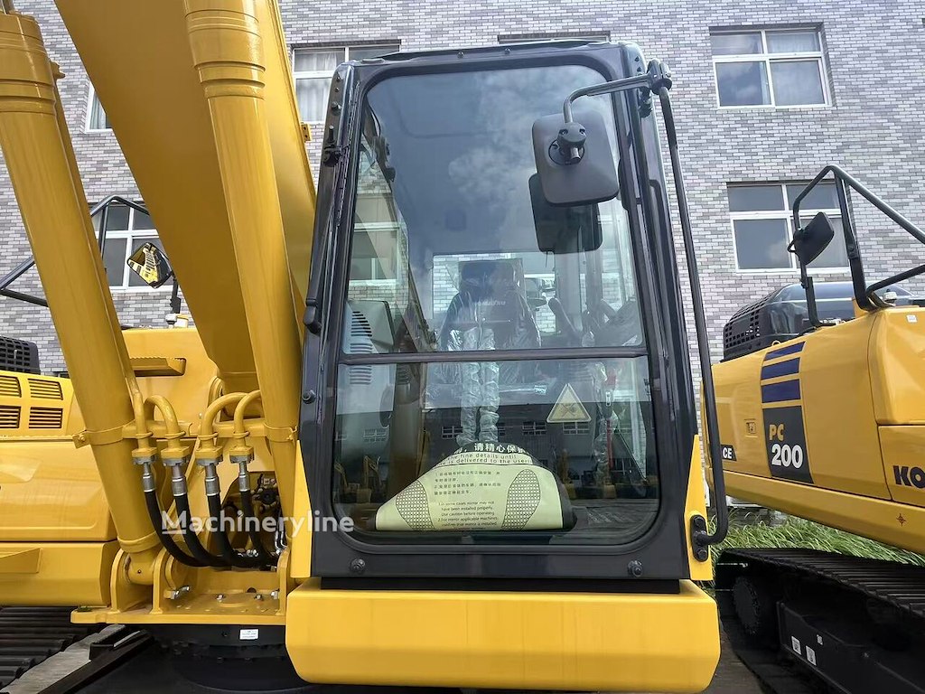 Novi Komatsu PC200 bager guseničar