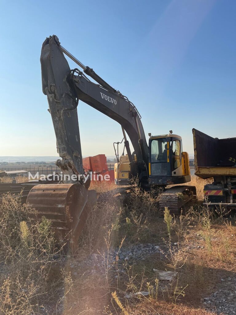 Volvo ECR235 bager guseničar