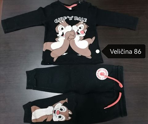 Prodajem povoljno garderobu za dečaka