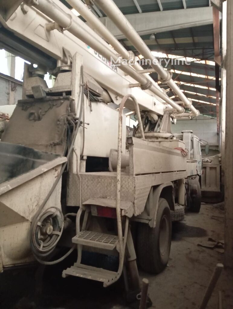 Renault K-series kamion s mešalicom za beton