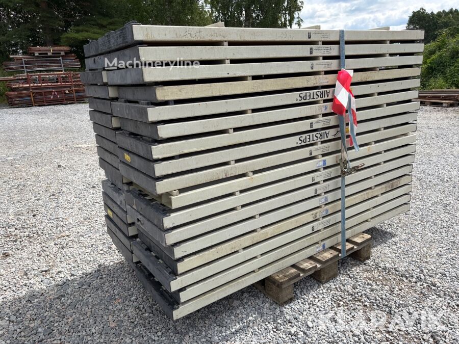 Prodaje se Komposittrall till hakiställning Airsteps 1,95 x 0,5 m 34 st skele na aukciji