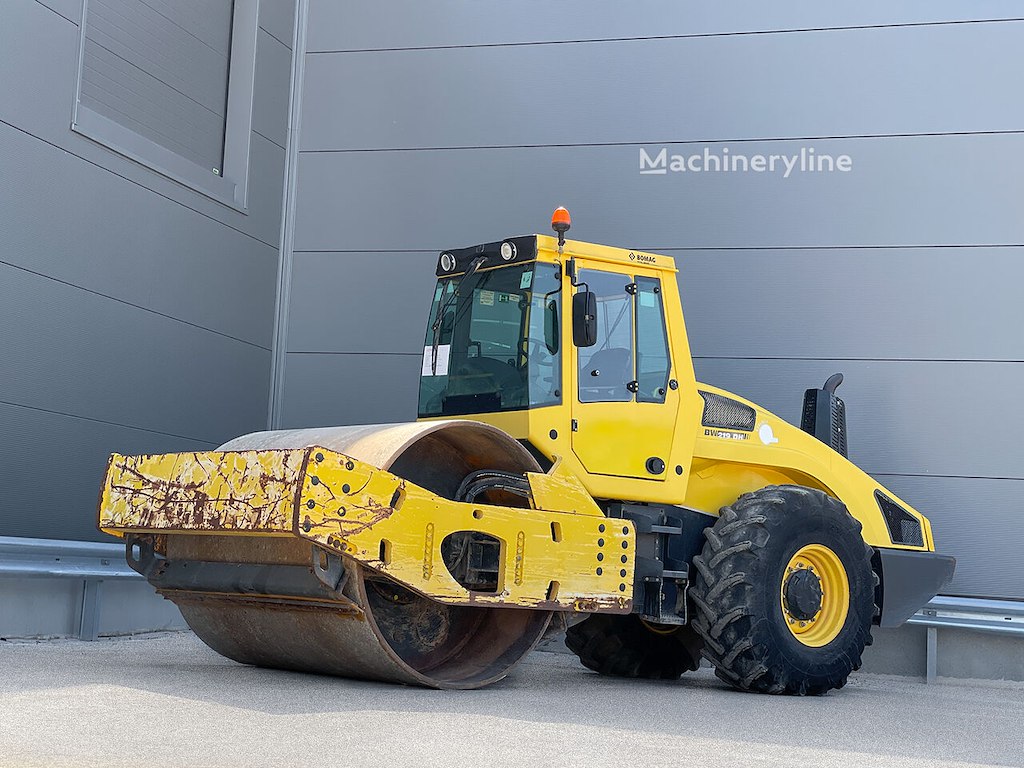 BOMAG BW 219 DH-4 kompaktor s jednim valjkom