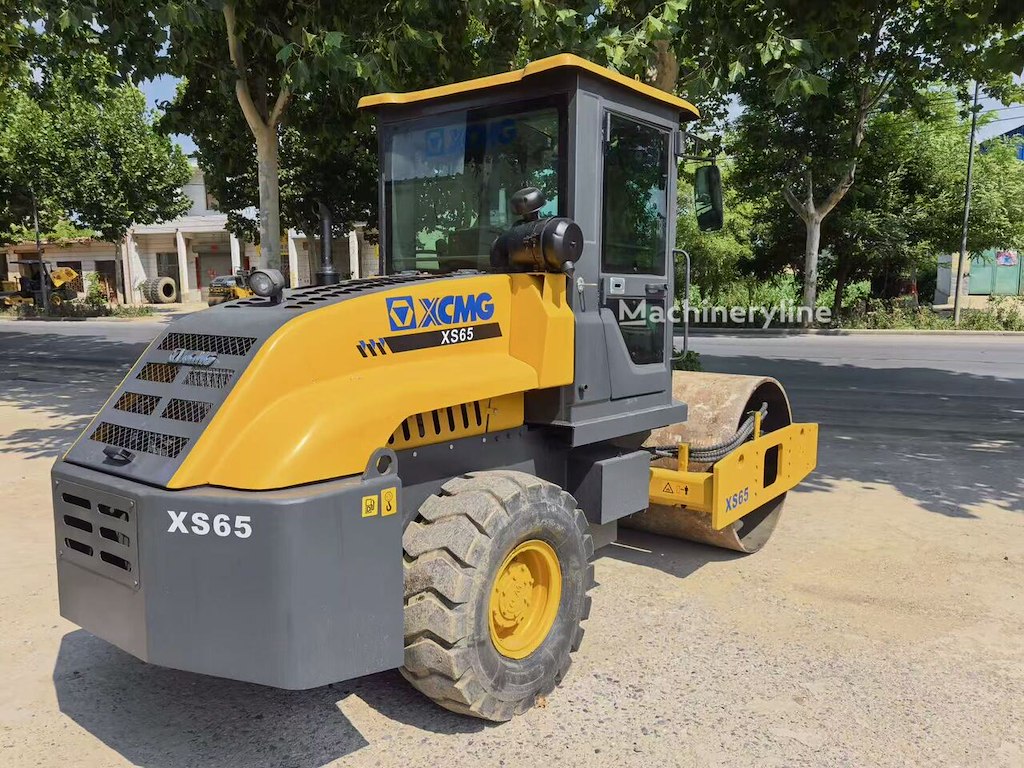 XCMG XS65 kompaktor s jednim valjkom