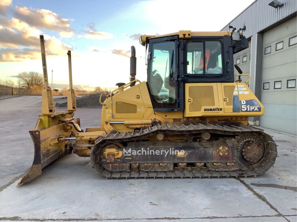 Komatsu D51PX-22 buldožer