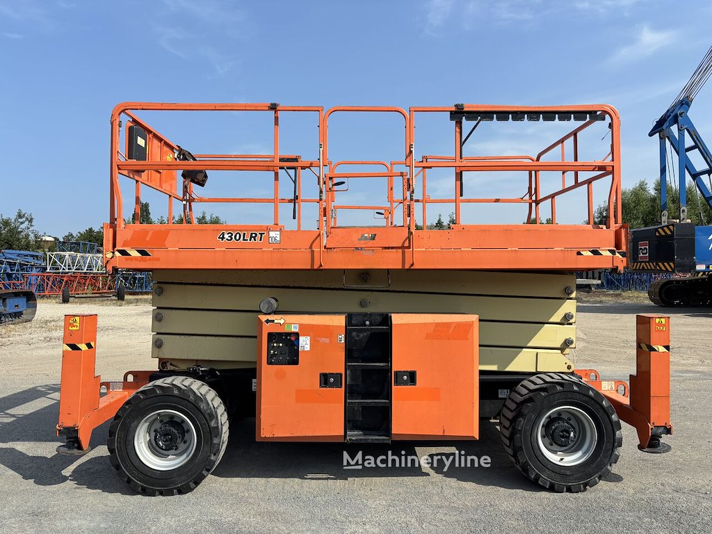 JLG 430 LRT makazasta platforma