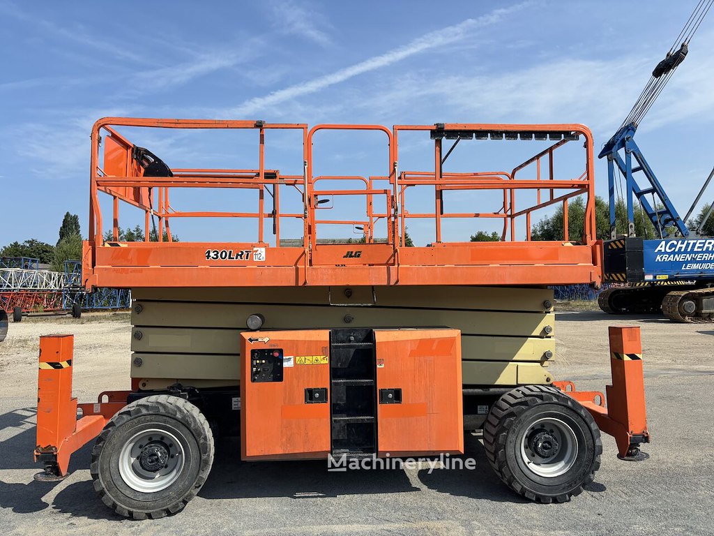 JLG 430 LRT makazasta platforma