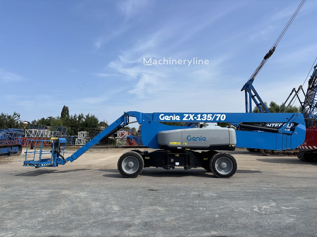 Genie ZX 135/70 hidraulična zglobna platforma