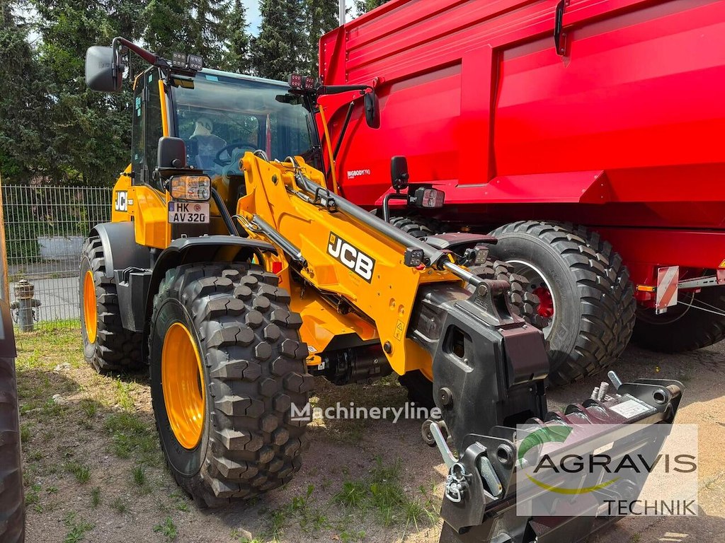 Novi JCB TM 320 S AGRI teleskopski prednji utovarivač